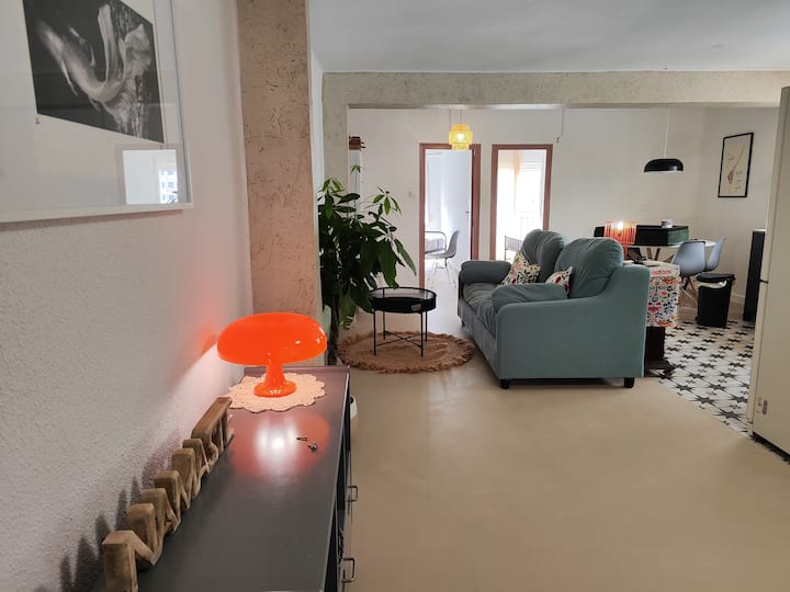 River Front - 3bedroom Remodeled Flat
Floor#4 - Cullera