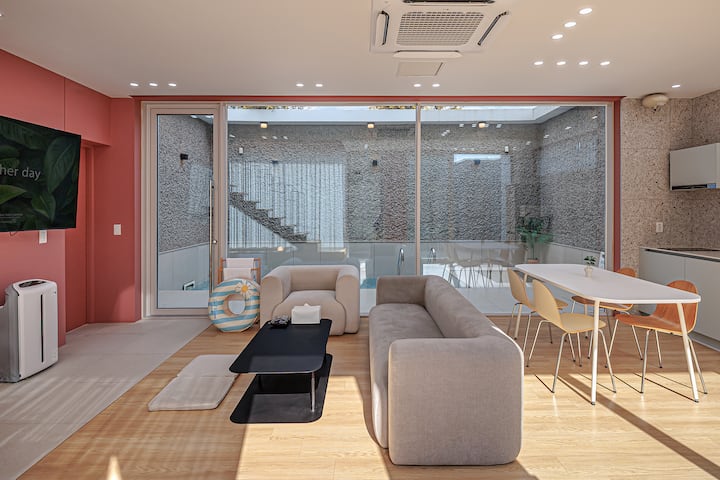 스테이13월/3-실내바베큐그릴,온수풀장,프라이빗,신축독채풀빌라,보문단지5분 황리단길15분 - Gyeongju-si