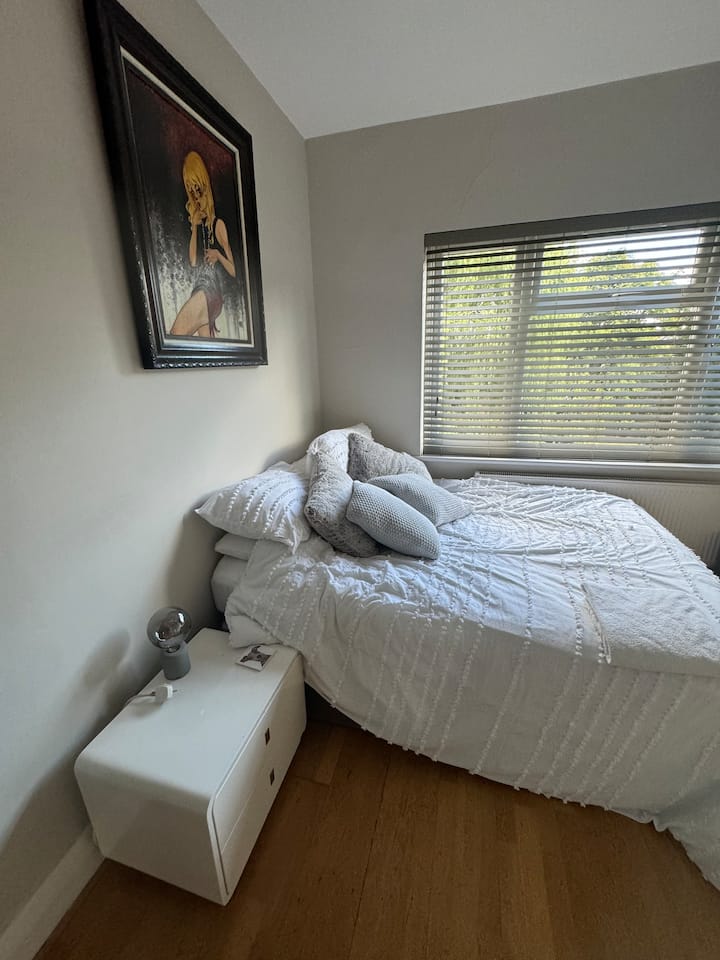 Friendly Spacious Double Room - Edgware