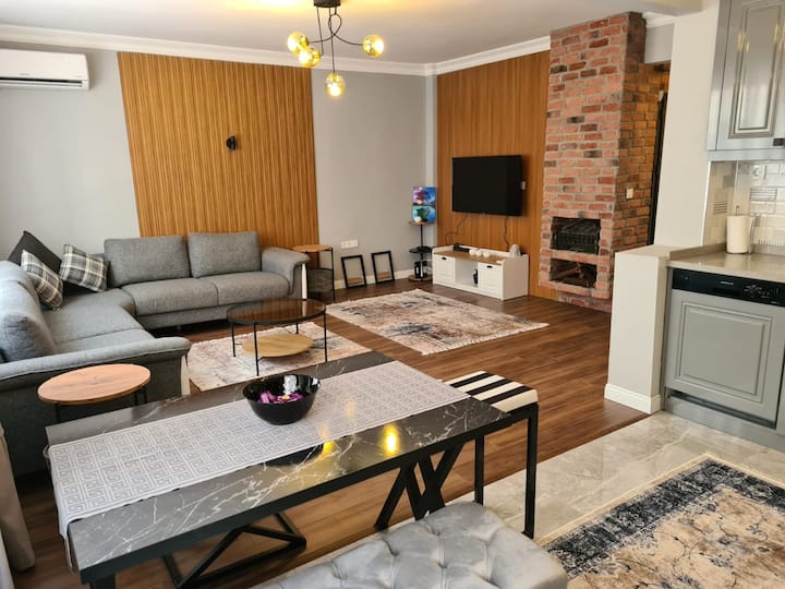 @*Cozy, Spacious 3+1 Apartment&2 Bathrooms, 4 Ac - İstanbul