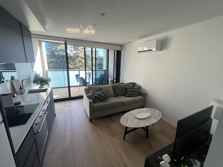 Stylish Central Apartment In Canberra - Canberra