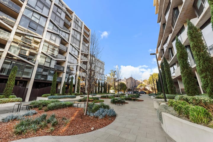 Stylish Central Apartment In Canberra Cbd - Canberra