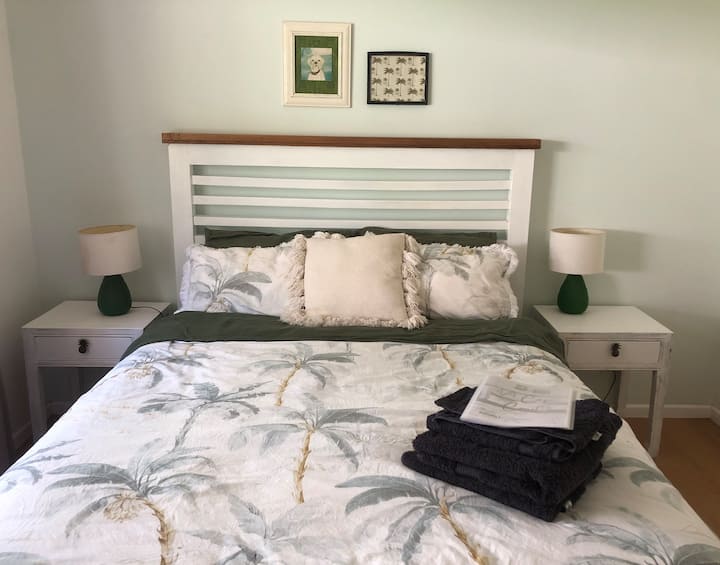 Big & Bright Room In Sunrise - Byron Bay