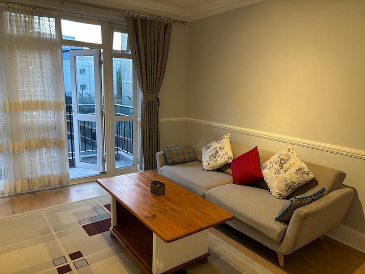 Bright 2 Bedroom Flat Close To City Centre - London