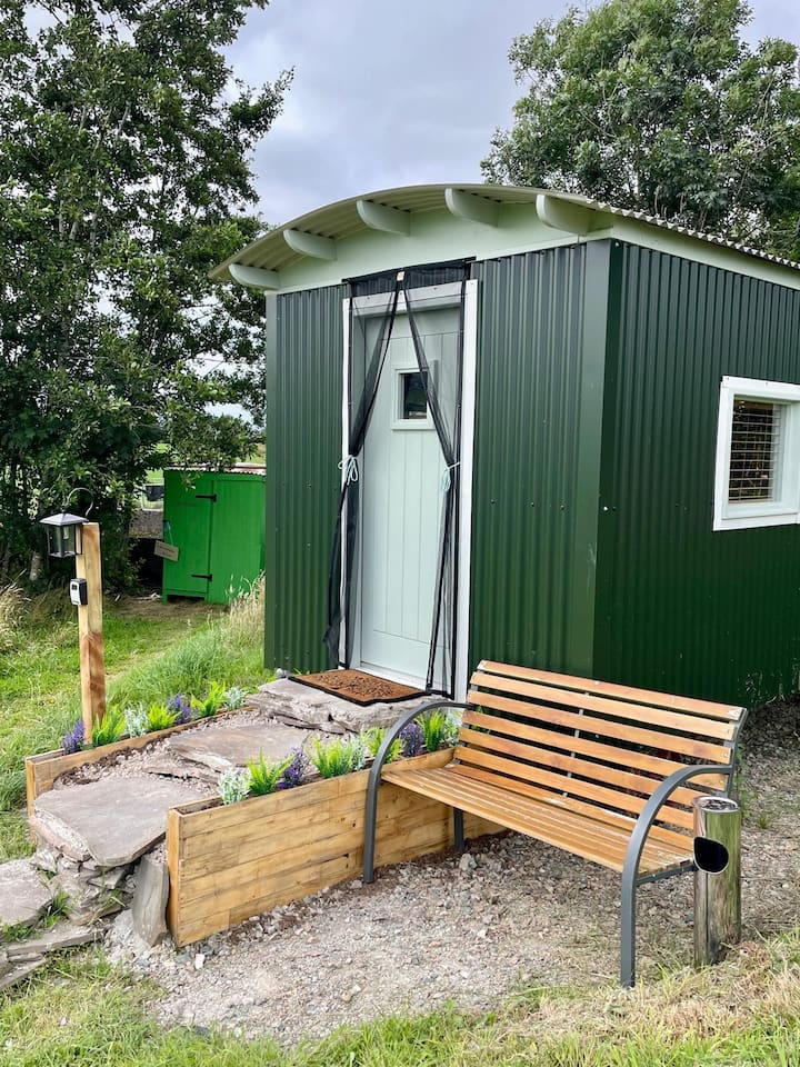 Kerrib Farm Shepherds Hut - Dungannon