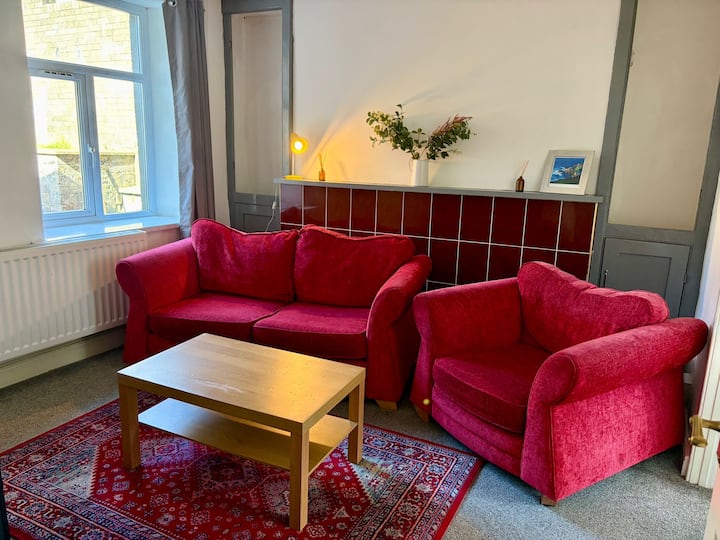 Workers & Family Home - Private, Quiet & Parking - South Wales