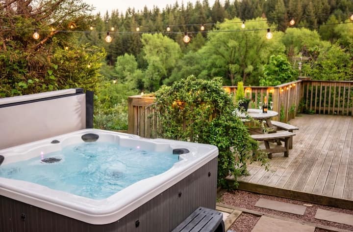 Squirrel Lodge - Hot Tub! - Gloucestershire
