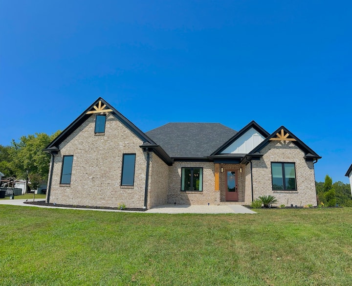 Newly Built Farmhouse In Troutman W/ Fire Pit - Zootastic Park, Troutman