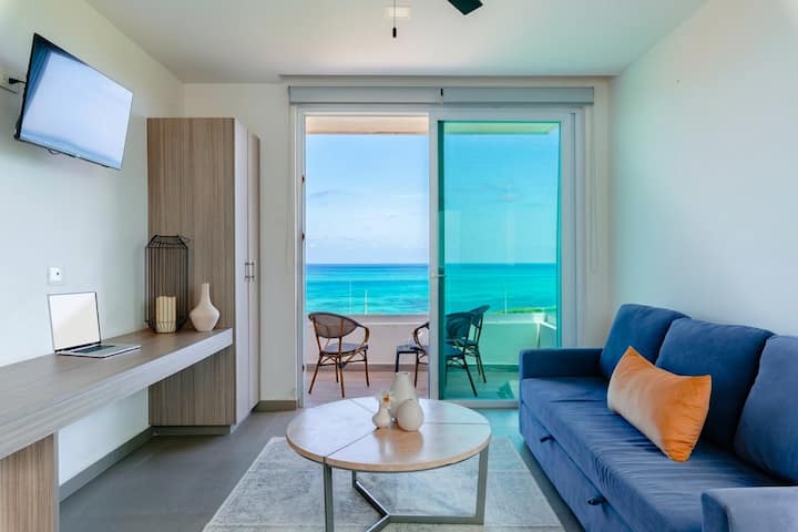 Apt. Oceanfront: Great Location On The Island - Isla Mujeres