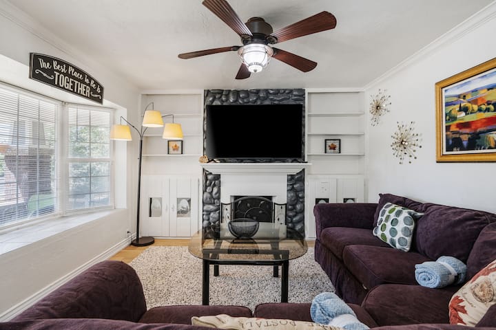 Little Valley Stay - Central Location - West Valley City, UT