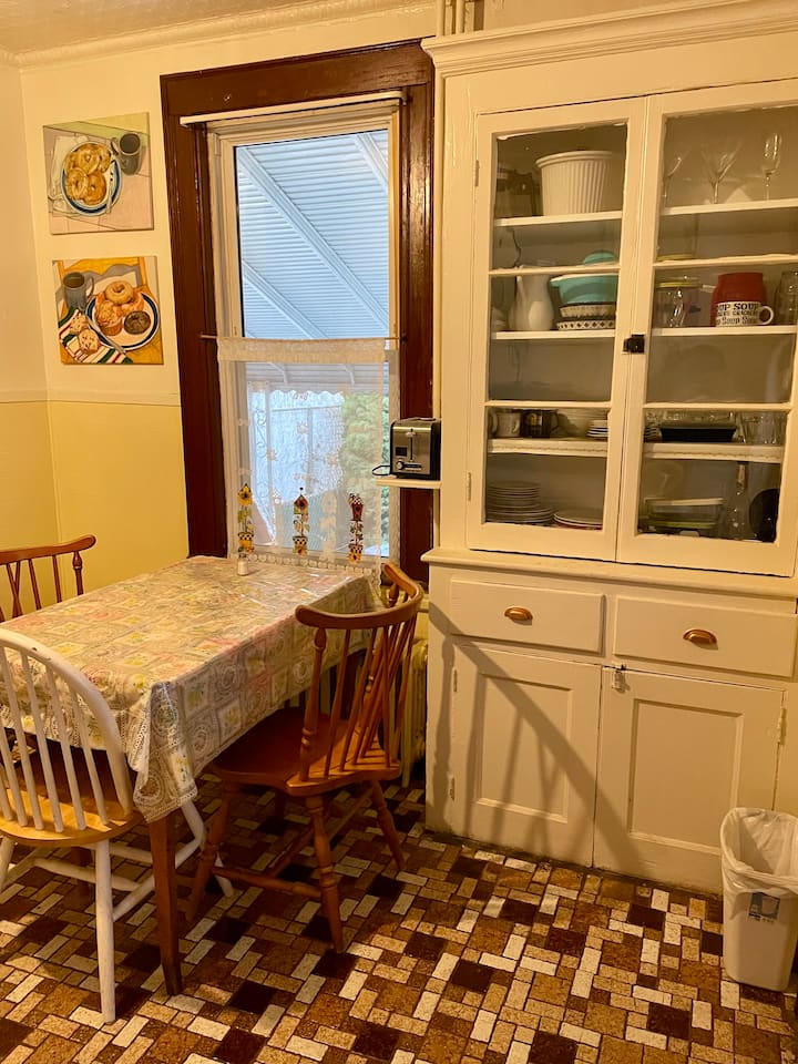 Zen Den - Charming House Near Subway & Park - Queens, NY