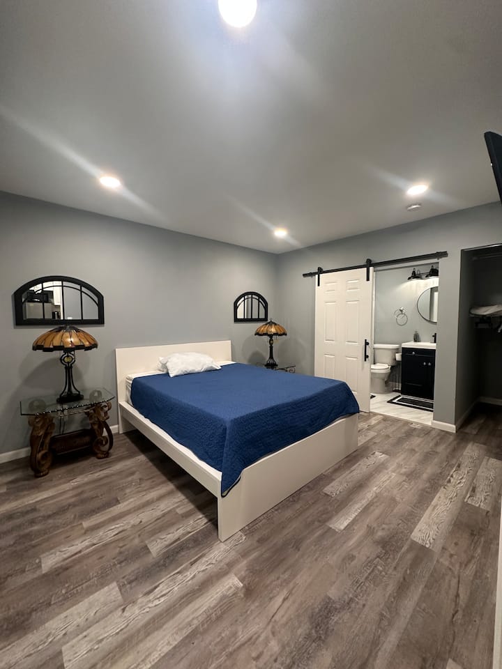 Brand New & Cozy Efficiency! - Land O' Lakes, FL