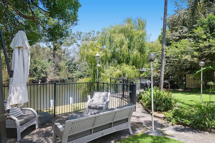 Relaxing 4 Bedroom Coastal Retreat - Central Coast