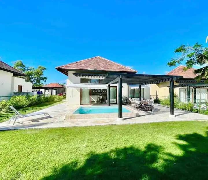 Bungalow En Exclusivo Condominio - Punta Cana