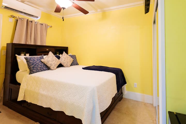 One Room With Comfort And Style - Anguilla