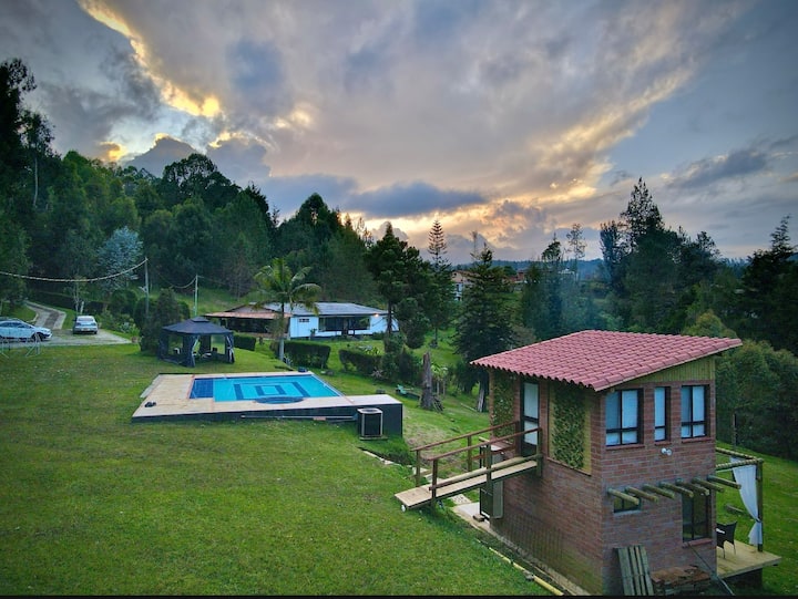 Glamping Retreat With Hot Tub And Scenic Views. - Guarne
