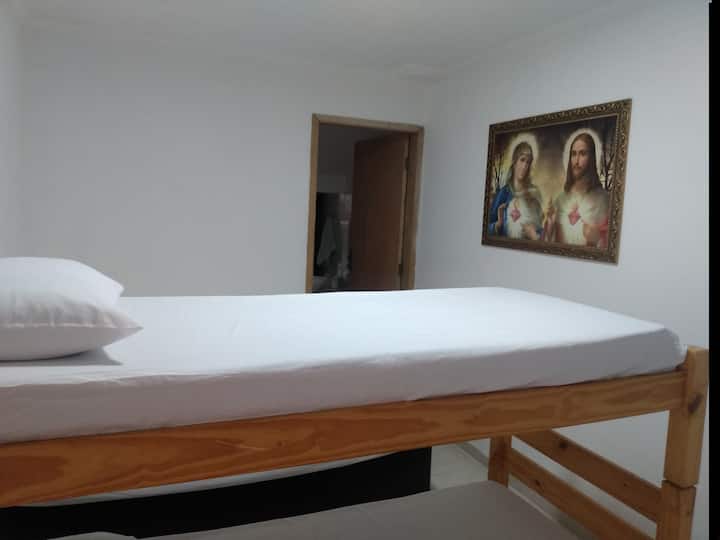 Quarto Para 4 Pessoas. - Cruzeiro