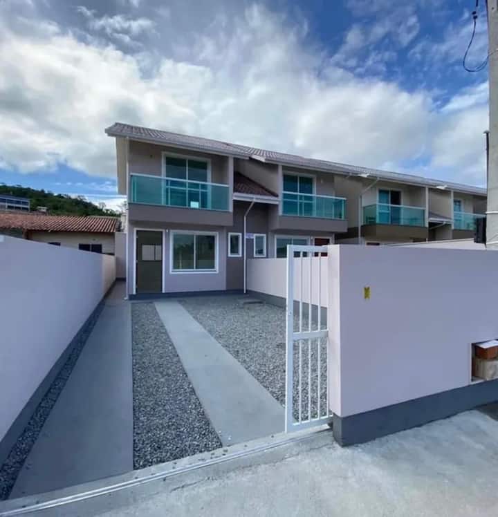 Casa Em Palhoça/sc - Bairro Bela Vista. - Palhoça