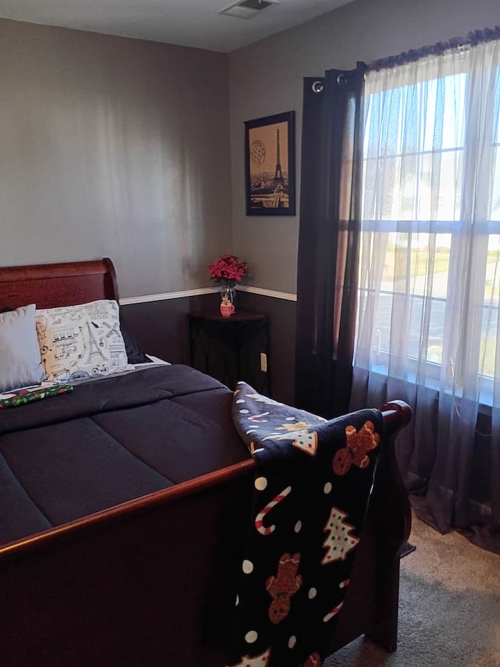 J’aime París - Ashland, VA