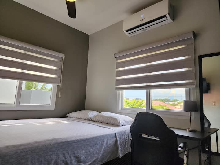 Modern Townhouse (B) In Closed Circuit - La Lima