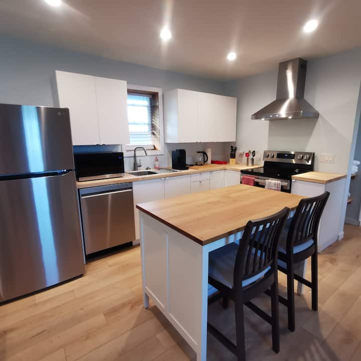 Seaspray Premium Suite - Campbell River