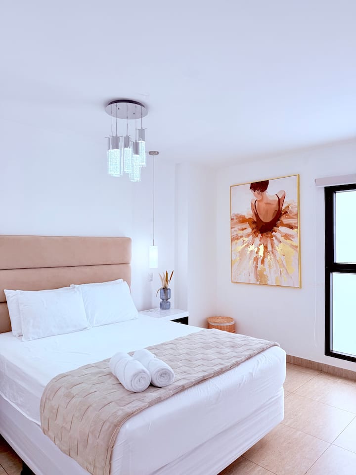 Apartamento Lujoso En Escalón Cerca De Hilton - San Salvador