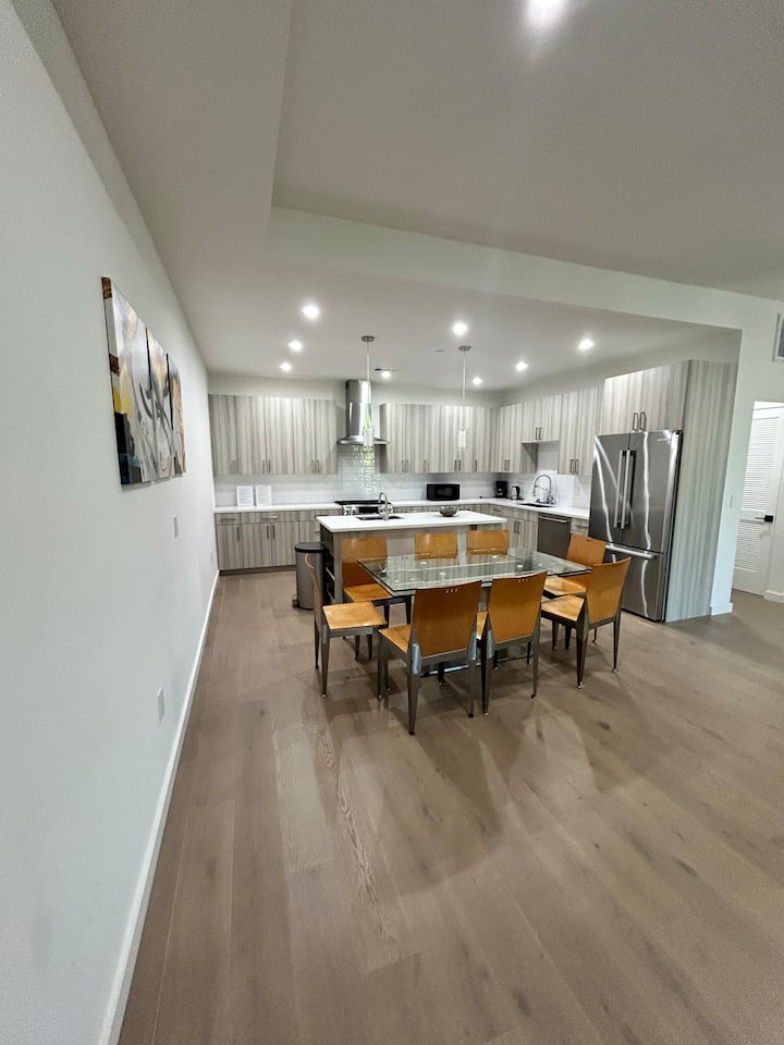 Brand New  5 Br/3ba Sleeps 12 Spacious Townhouse - Redwood City, CA