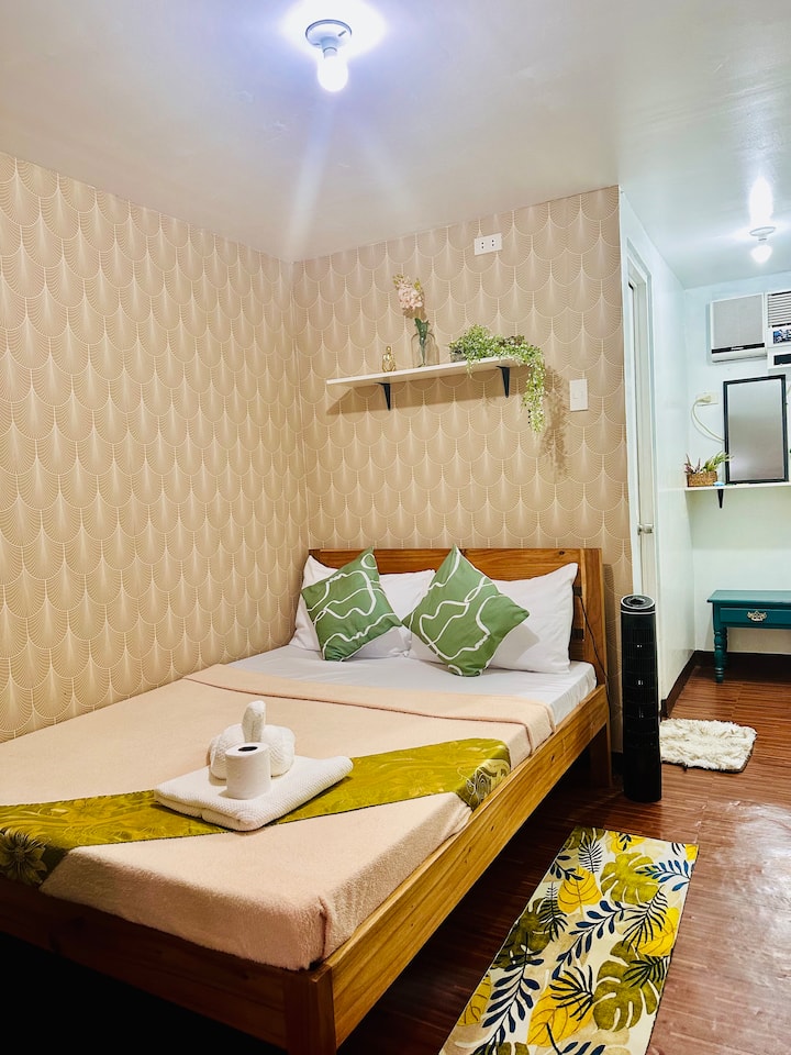 Amancio's Balai - 24 Pax! - Puerto Princesa