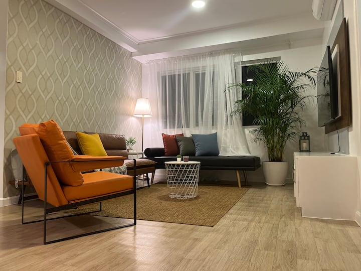 Charming 2br In The Heart Of Bgc - Taguig
