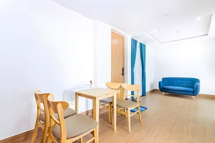 Two-bedroom Apartment W Balcony Near My Khe Beach - Đà Nẵng