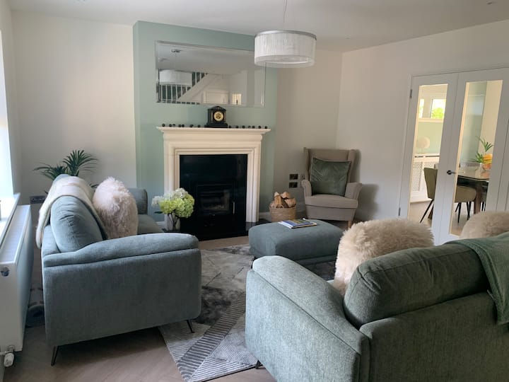 Double Bed En-suite, Tram, Aircoach - Dun Laoghaire