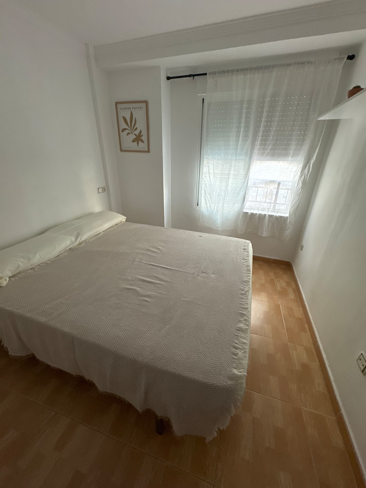 Habitación En Carolinas Altas - Alicante