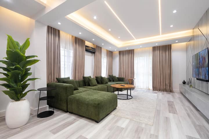 Luxurious 3 Bedroom Apt With Swimming Pool & Gym - Lagos