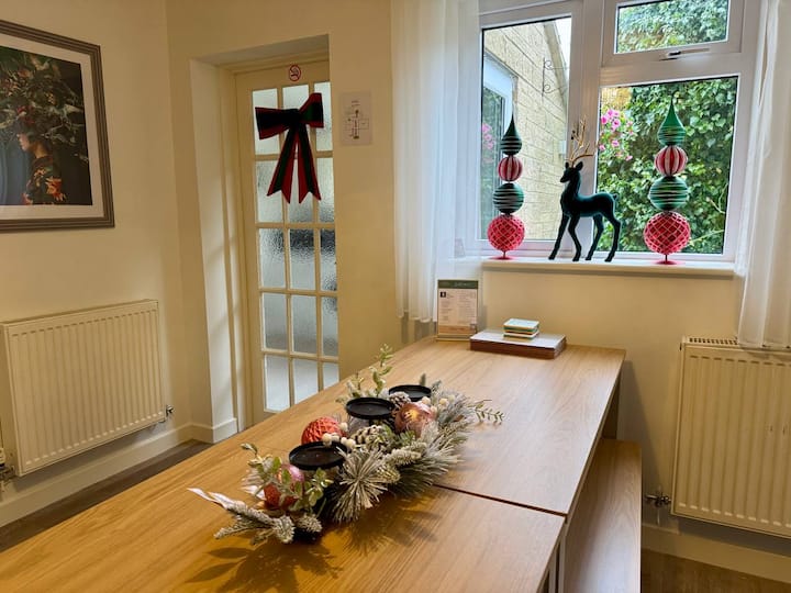 5 Bd 3 Bath/3 Car Drive/large Garden/pet Friendly - Bibury