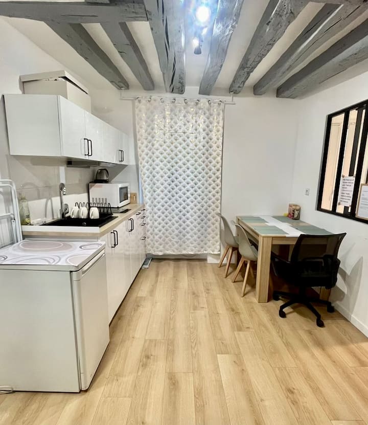 Modern Studio In Center Of Paris - Párizs