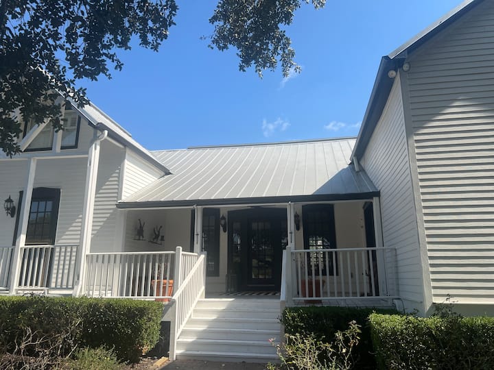 St. Jerome House + Cottage | Sleeps 15 - Round Top, TX