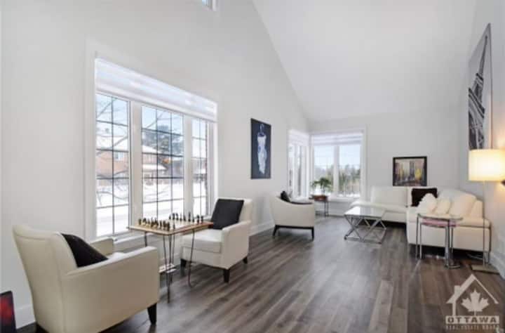 Elaborate 3 Bed | Ottawa General Hospital / Cheo - 加蒂諾