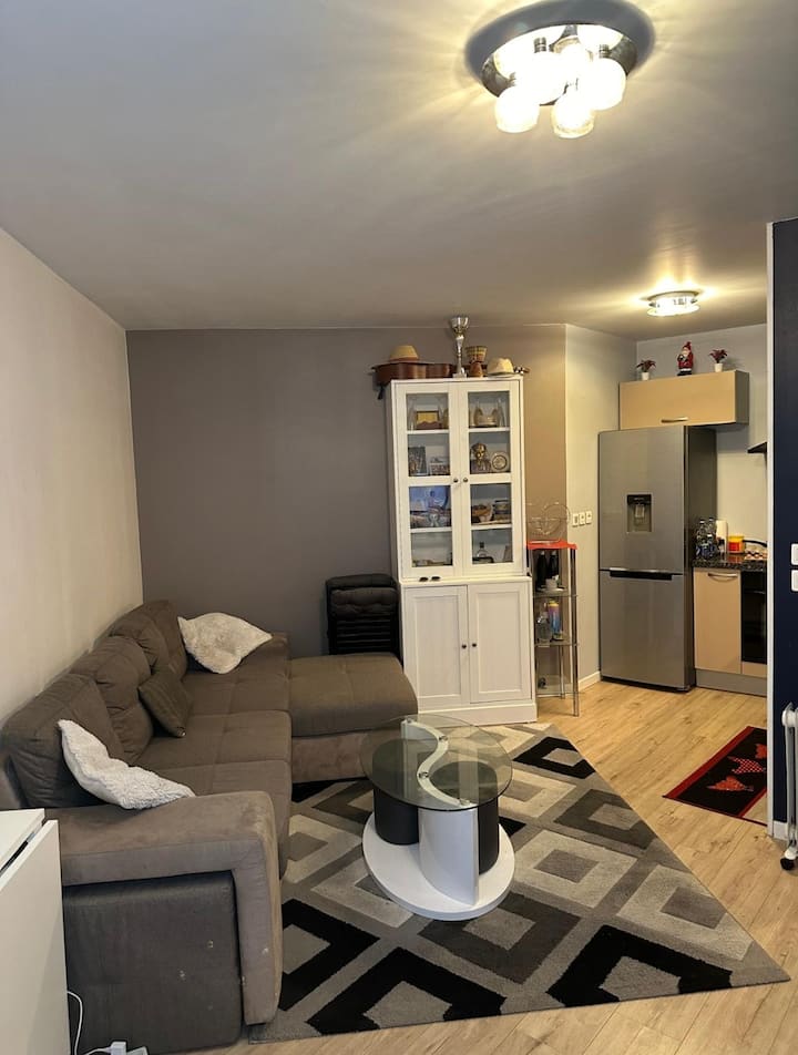 Votre Nid D'amour Vous Attend. - Drancy