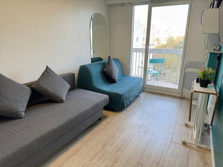À 2 Pas Du Métro. Parking Gratuit.balcon Jolie Vue - Créteil