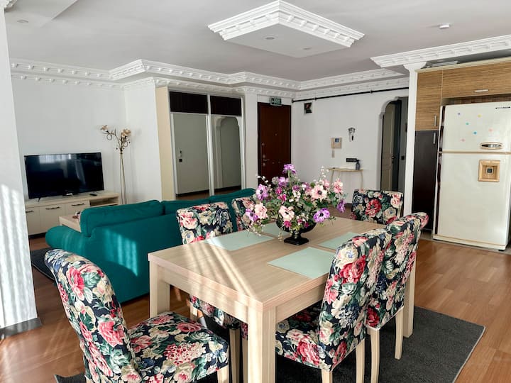 Aile Dostu Geniş Daire • 2 Banyolu&özel Otoparklı - Antalya