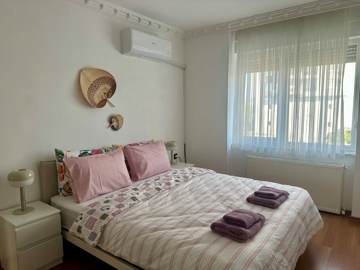 Quiet And Family-friendly, 150m2 Apartment - Lara Beach