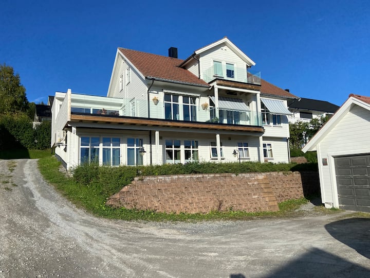 Cozy Appartement In Finnsnes - Sørreisa