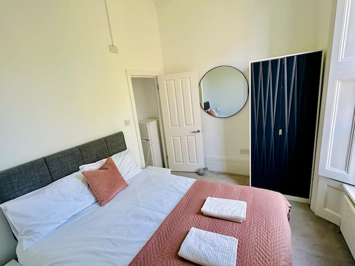 The Mornington Star - 2 Bedroom Spacious Apartment - Lontoo