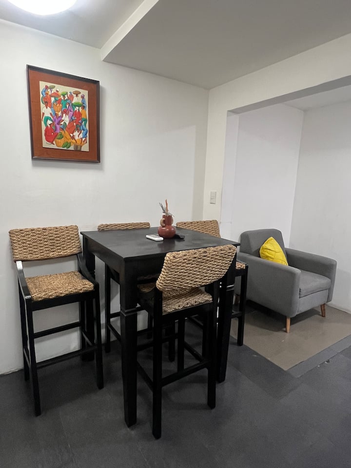 Apto En Escalón Norte + Parqueo Gratis+4 Huéspedes - San Salvador