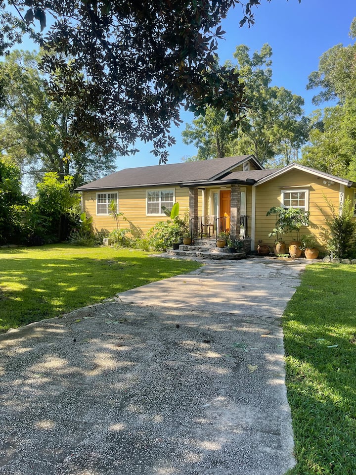 Cozy Family Retreat Near Downtown - Jacksonville