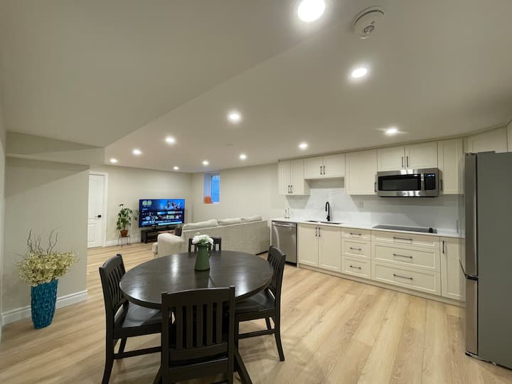 Newly Renovated, Relaxing Getaway - Toronto