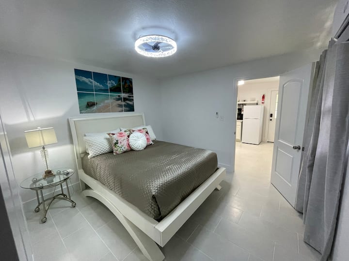 Cozy Guesthouse Retreat - Apopka, FL