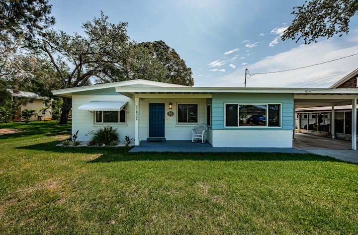Red's Bungalow - Indian Rocks Beach, FL