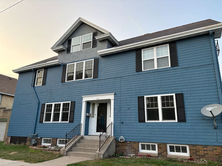 Huge Family Beach House – Sleeps 16-modern Updates - Two Rivers, WI