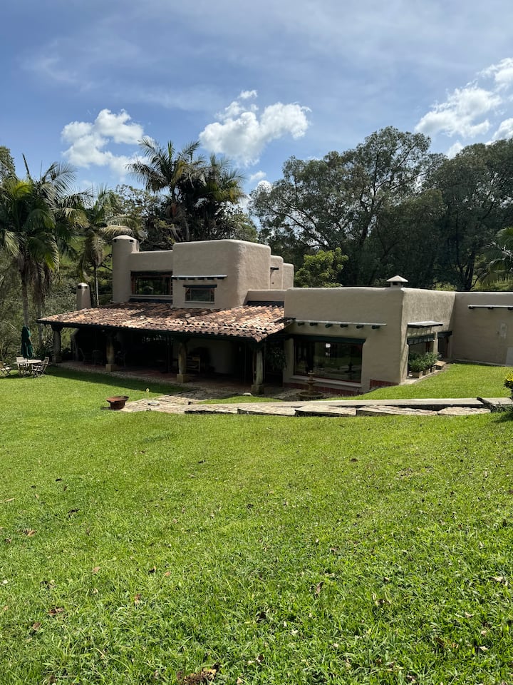 Unique And Cozy Llanogrande House - La Ceja
